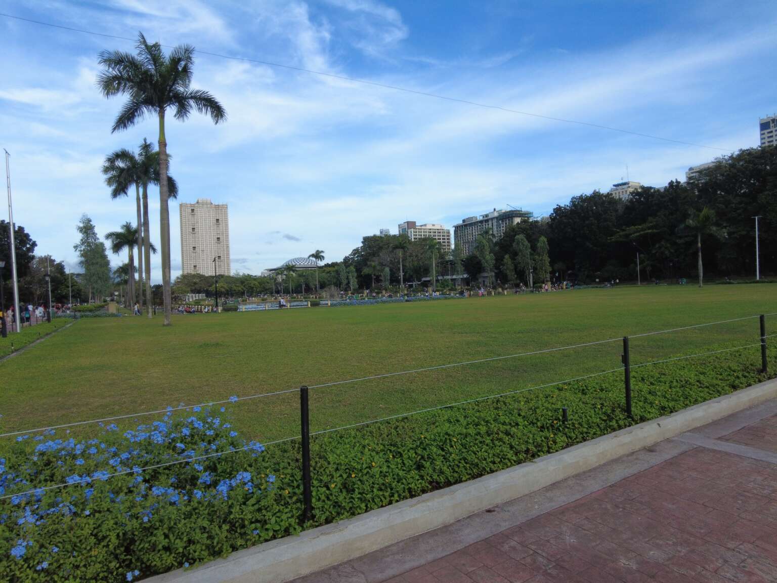 Luneta Park; A Historical Landmark in Manila - Island Times