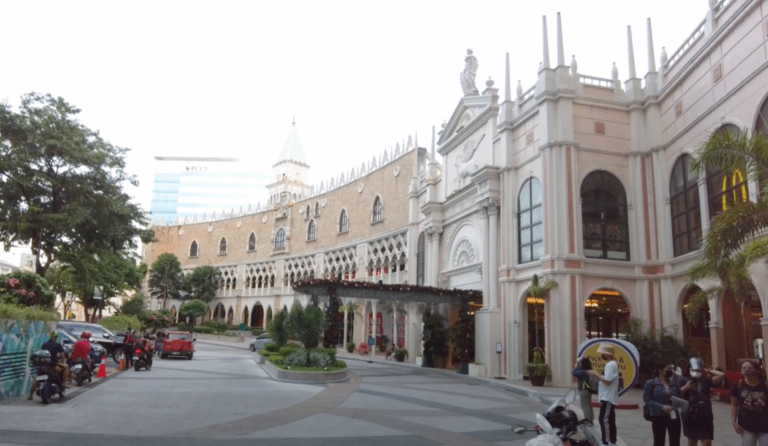 Venice Grand Canal Mall; A Glimpse of Italy in BGC, Taguig City ...